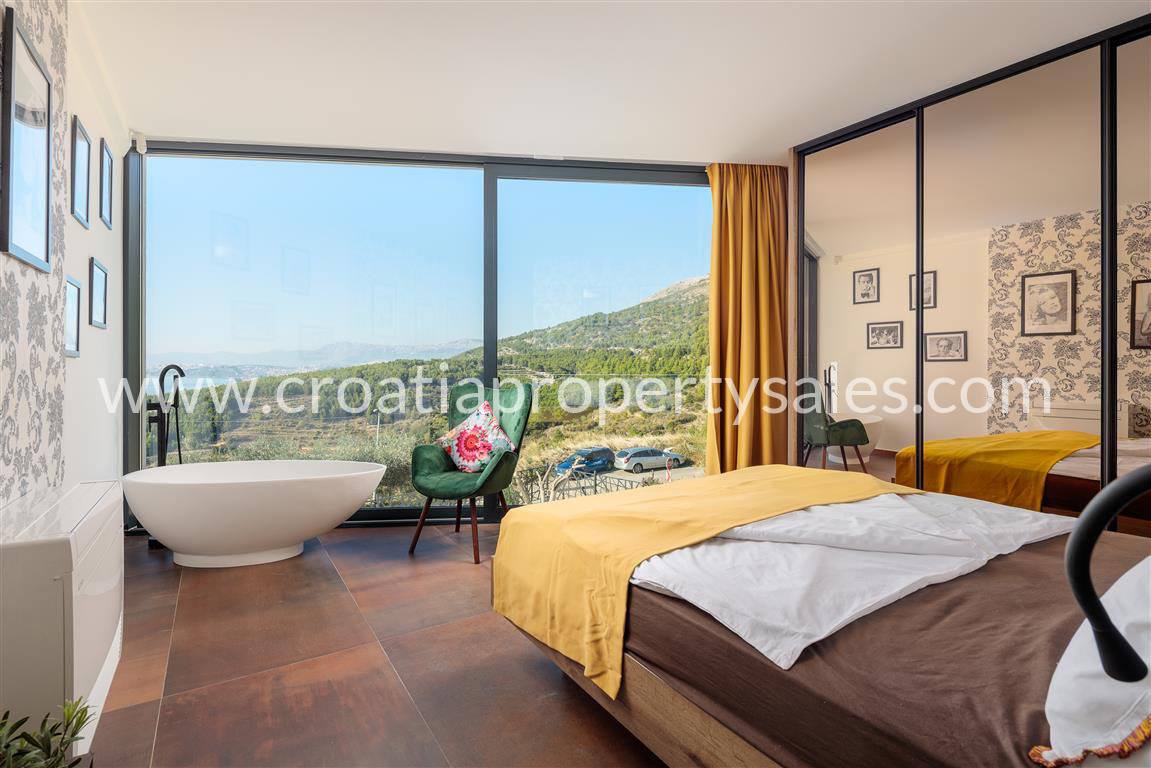 Split villa for sale 4557 | Croatia Property Sales