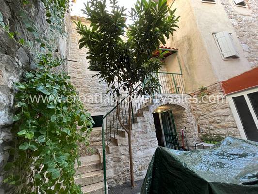 Kastela old stone house for sale 4620