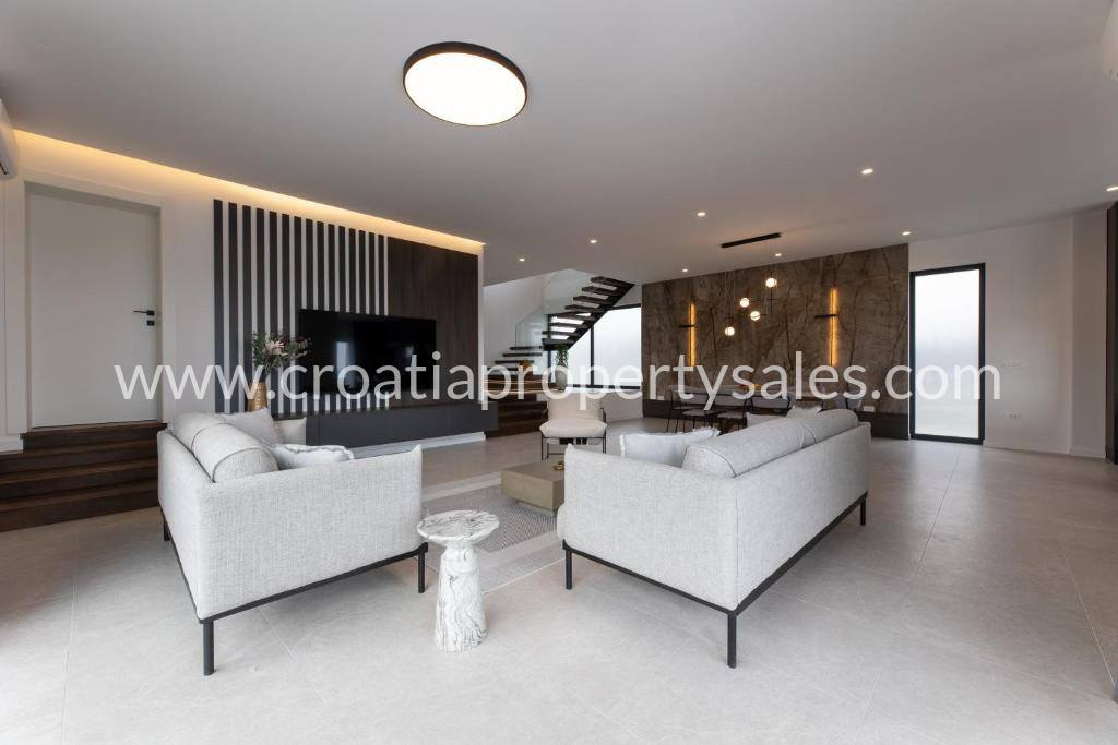 Kastela villa for sale 4715 | Croatia Property Sales