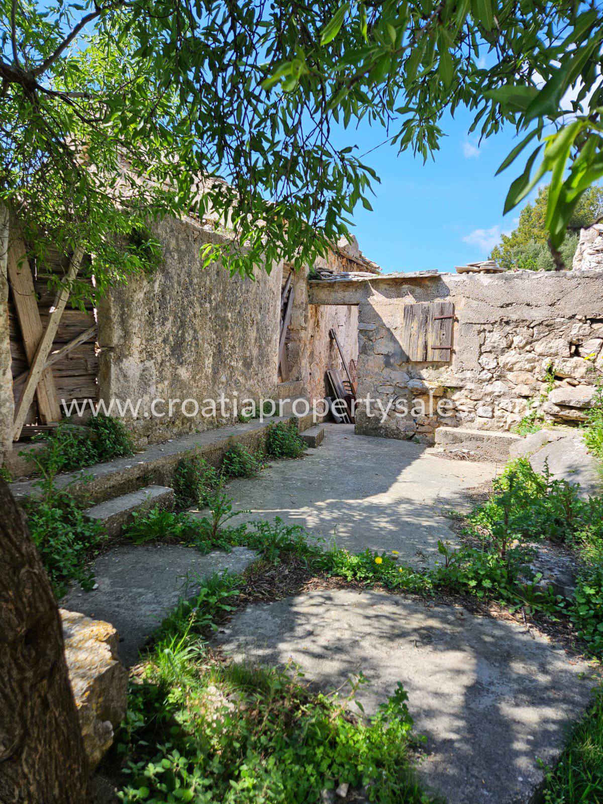 Hvar old stone house for sale 4772 | Croatia Property Sales