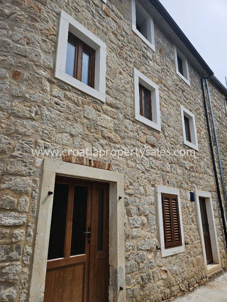 Hvar old stone house for sale 4794 | Croatia Property Sales
