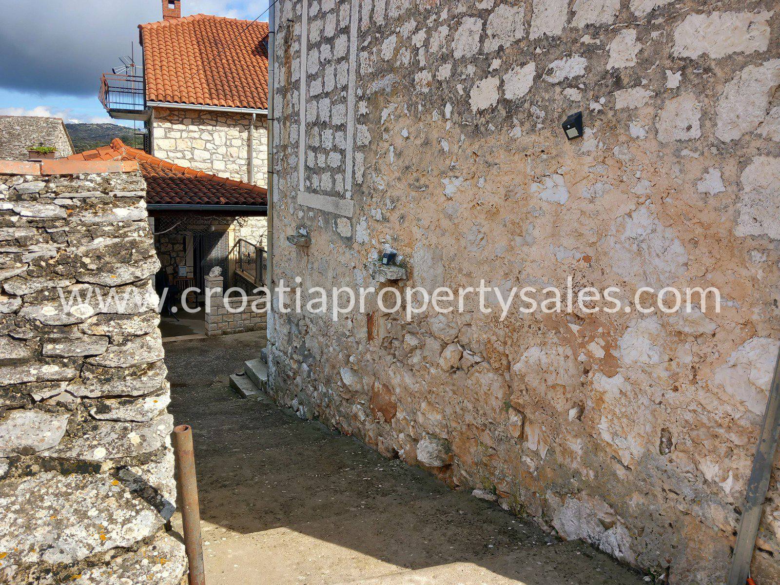 Brac old stone house for sale 4832 | Croatia Property Sales