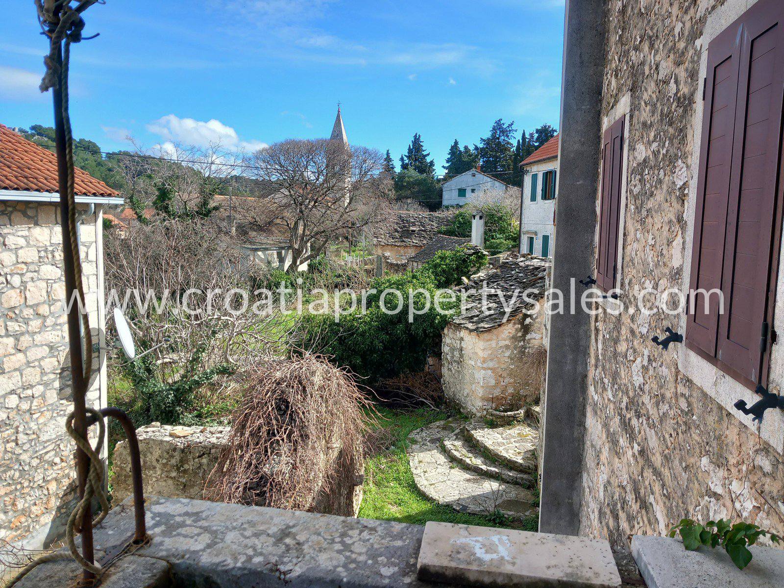 Brac old stone house for sale 4832 | Croatia Property Sales