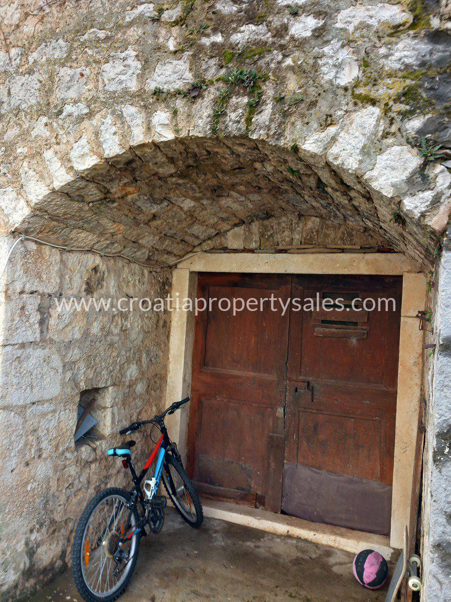 Brac old stone house for sale 4832 | Croatia Property Sales