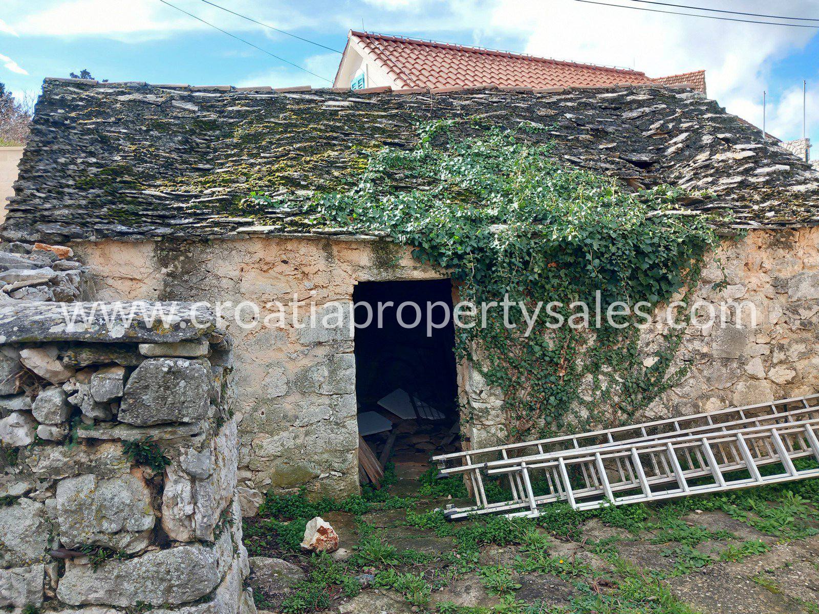 Brac old stone house for sale 4832 | Croatia Property Sales