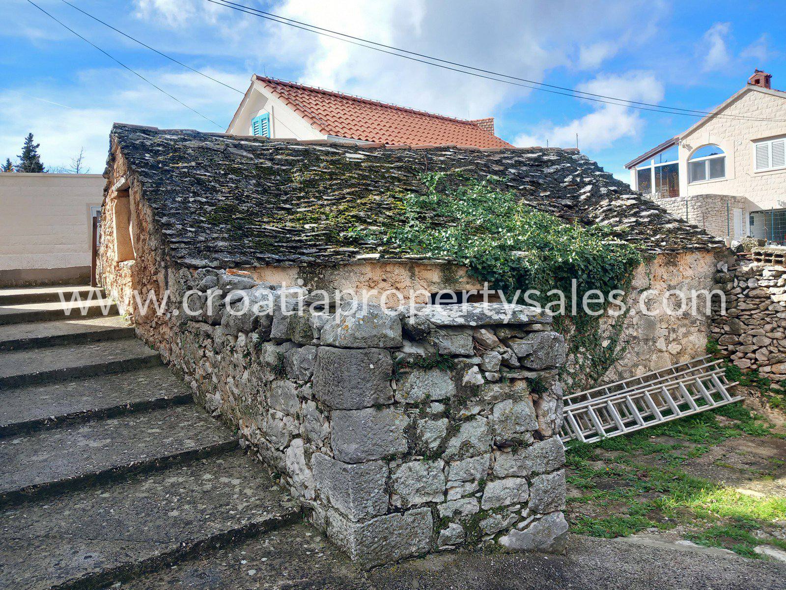 Brac old stone house for sale 4832 | Croatia Property Sales