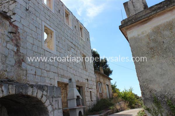 Makarska old stone house for sale 4953