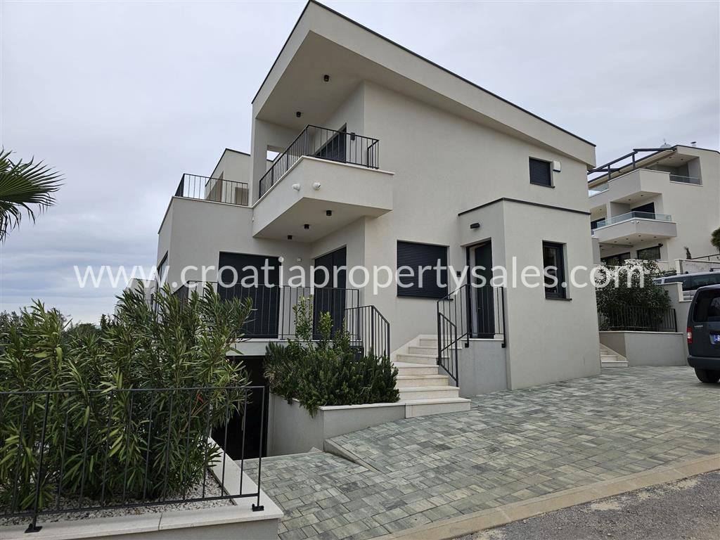 Split villa for sale 5086 | Croatia Property Sales